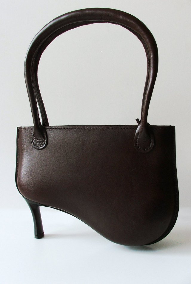 The high heeled handbag for the woman who loves both - High heels daily